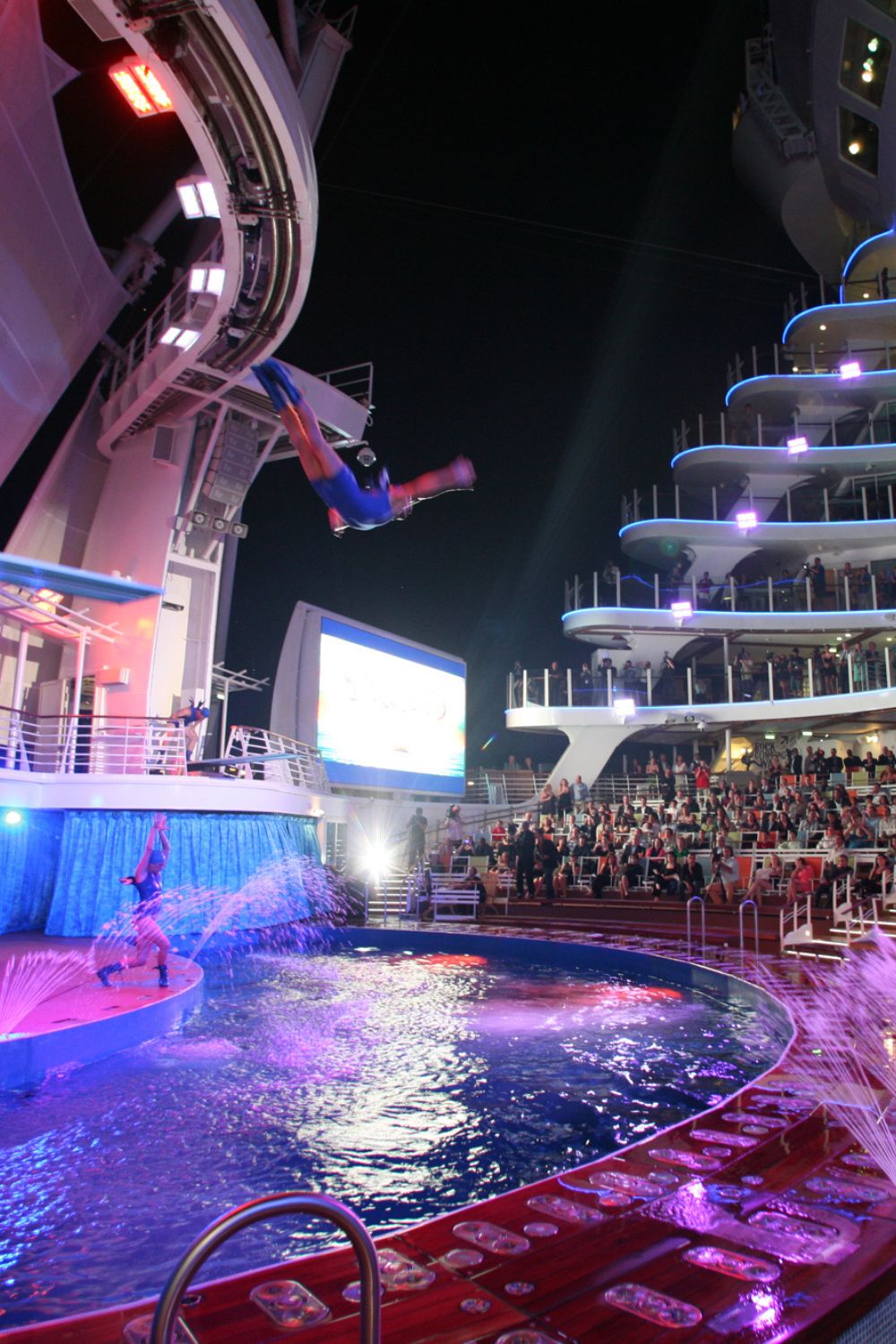 10 Mind Blowing Things You Never Thought Possible on a Cruise Ship ...