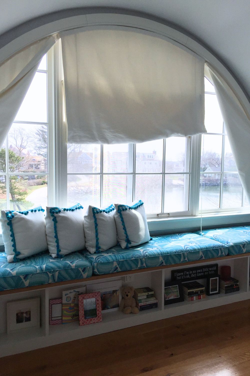 16 Window Seat Designs for Curling Up with a Good Book - Suburbs 101