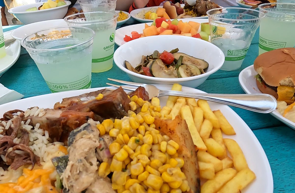 14 Best and Worst Foods to Eat on Cruises - Suburbs 101