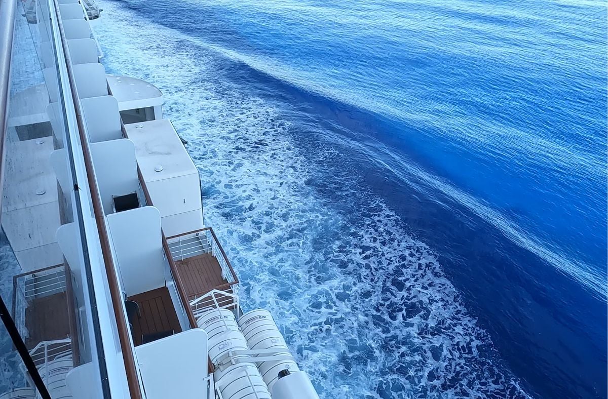 Best Things to Do on a Cruise During Sea Days - Suburbs 101