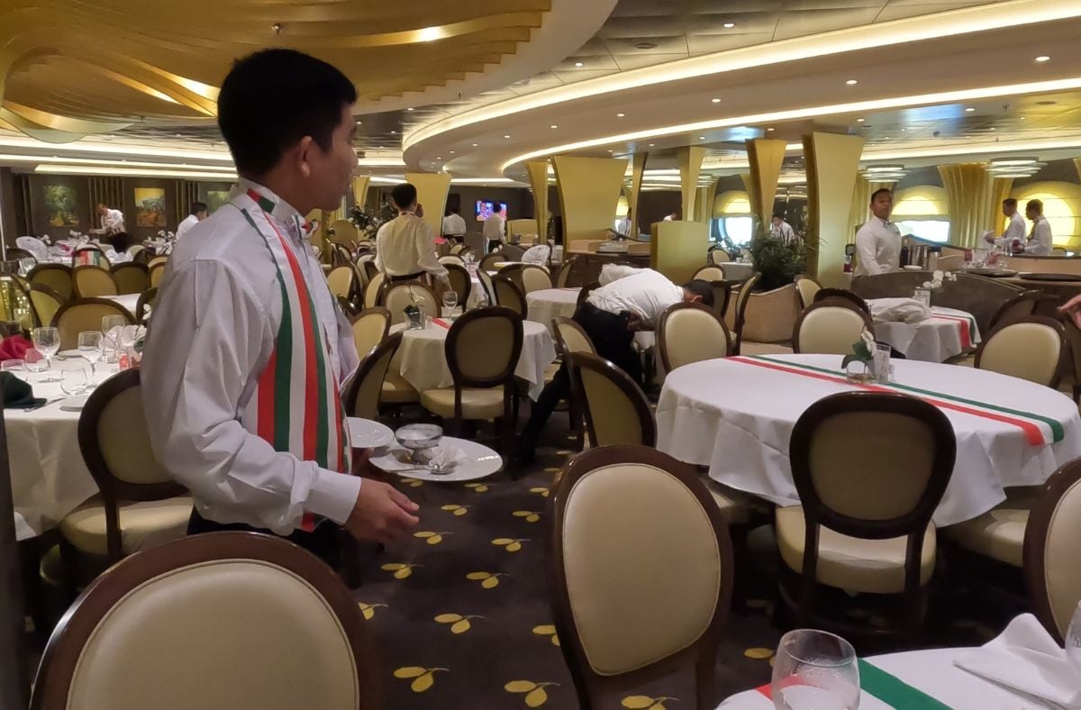 How Does Onboard Credit Work on Cruises? - Suburbs 101