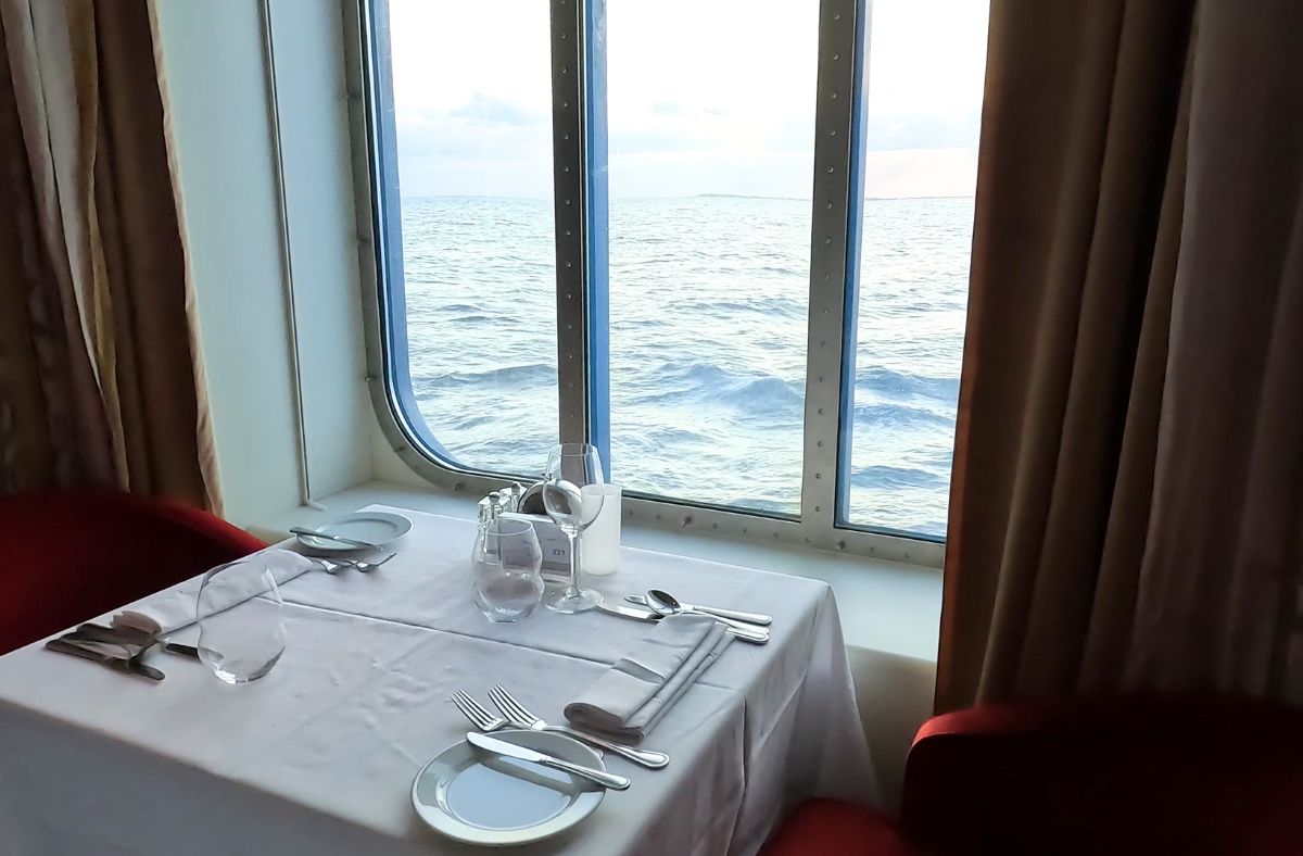 Should You Choose Anytime Dining on Your Next Cruise? - Suburbs 101