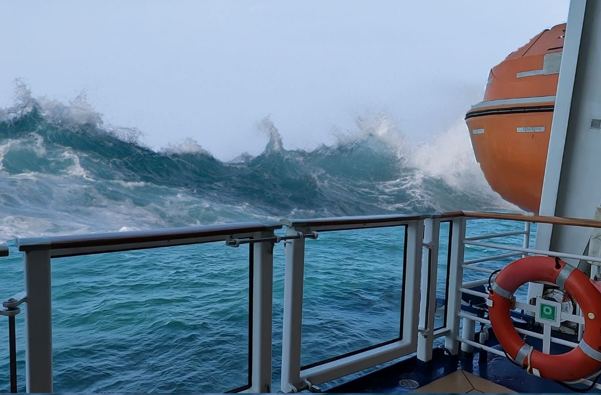 Which Cruise Ships are Left Stranded at Sea Because of Hurricane Helene ...