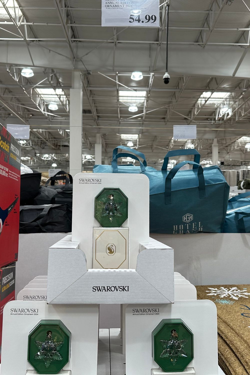 35 Costco Christmas Decor Finds to Buy Before They Sell Out (with ...